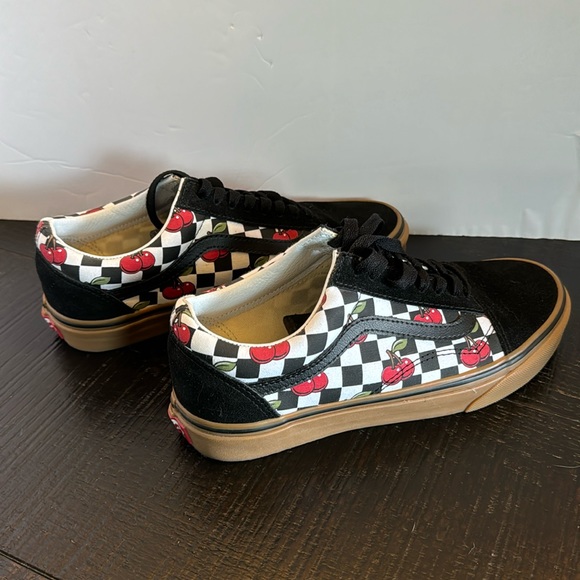 Vans | Shoes | Vans Old Skool Gum Sole Cherry Checker Mens 7 Womens 85 ...